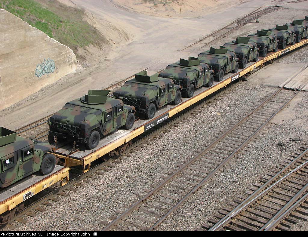 080430023 ITTX 930912 westbound at BNSF Northtown Yard